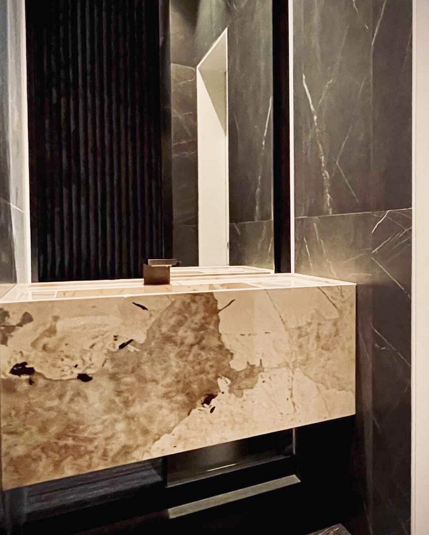 Dekton Khalo Bathroom