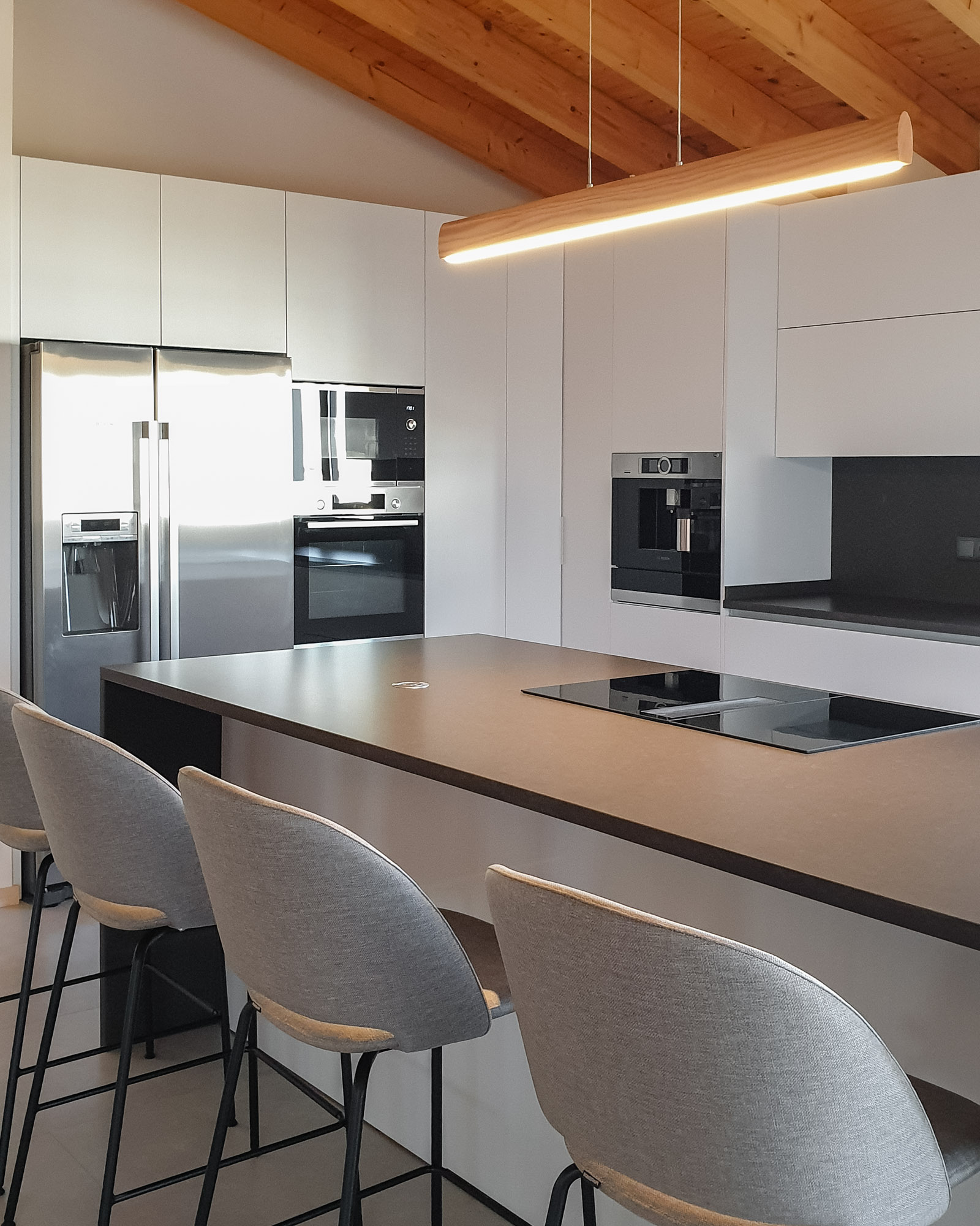 Cozinha e Lavandaria com Silestone Merope