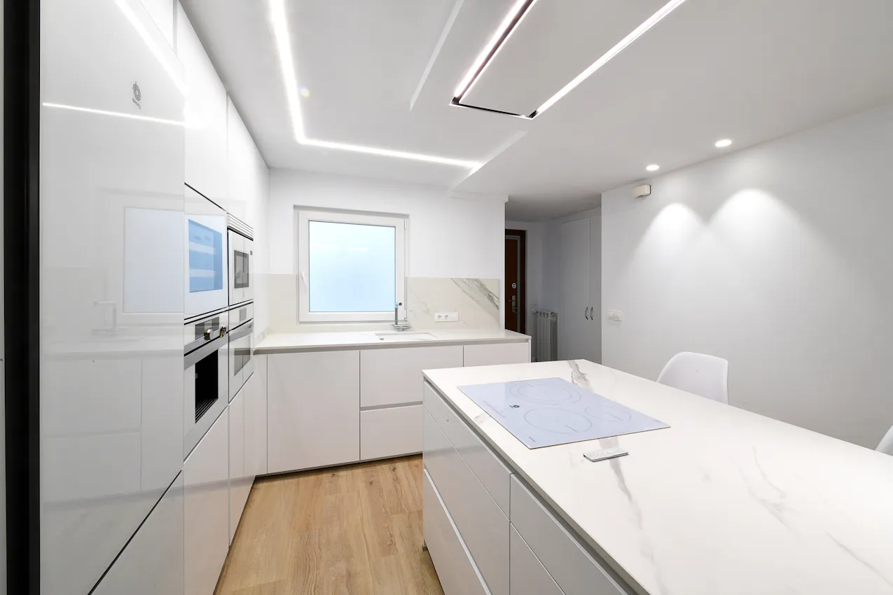 Cocina en blanco Dekton Opera - CJR