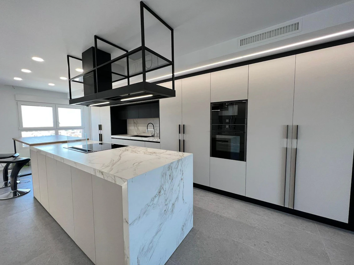 lola-kitchen