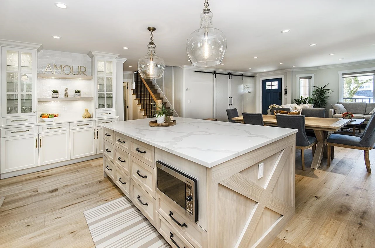 Farmhouse White Rift-Cut Oak Cabinetry
