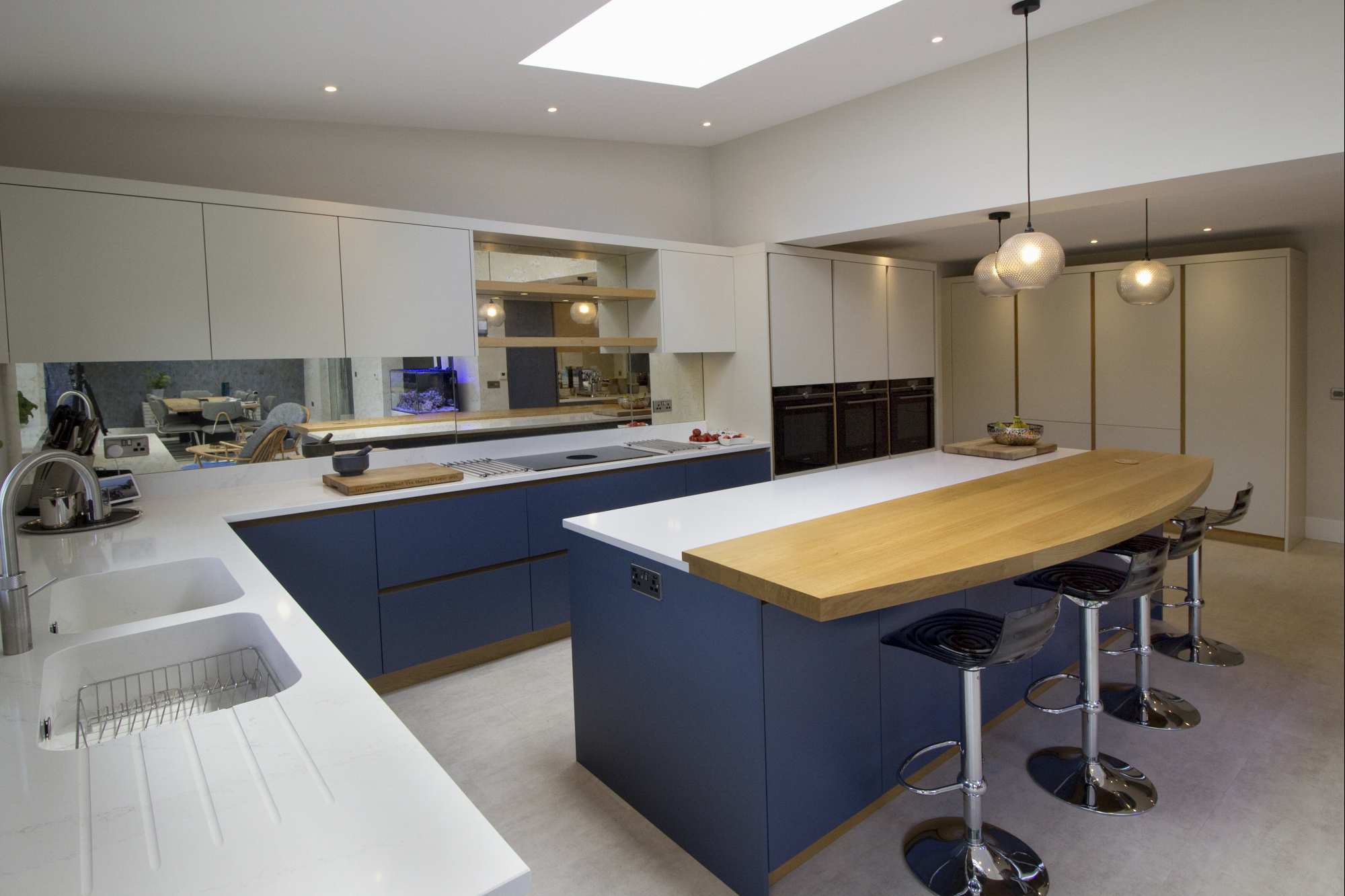 Modern Handle-less Kitchen