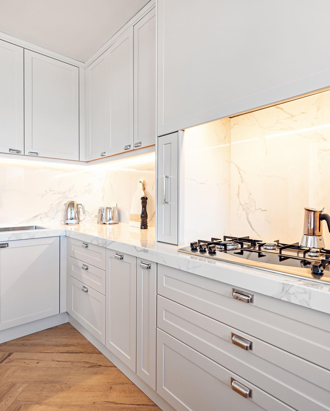 Between classic and modern