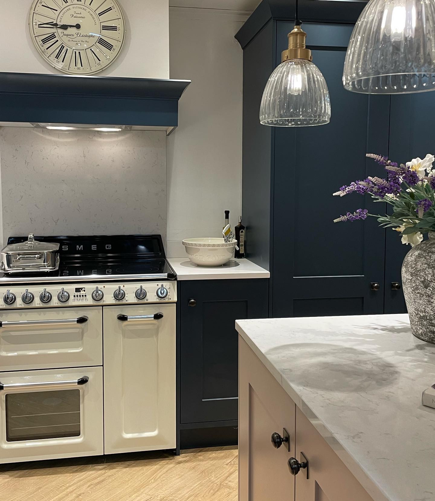 Contrast Kitchen - Silestone Lagoon