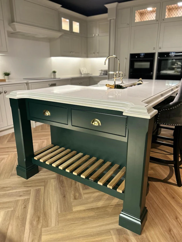 Bespoke In-frame Shaker Kitchen with statement island