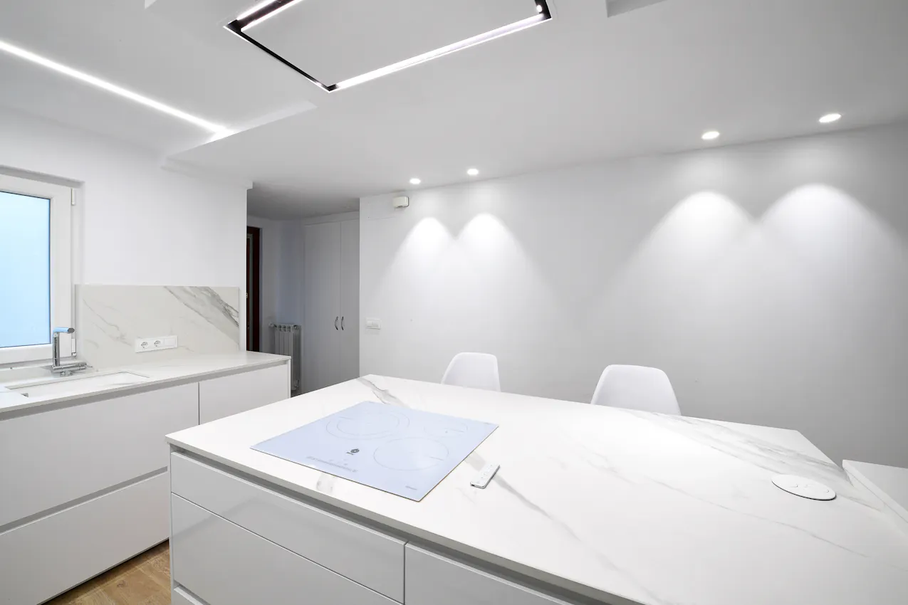 Cocina en blanco Dekton Opera - CJR