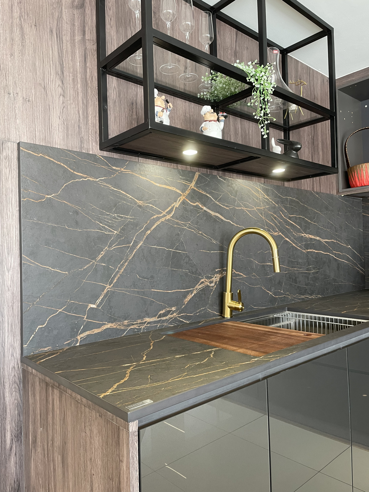 Dekton Laurent Kitchen Display