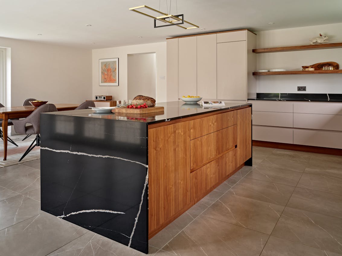 Contemporary Handleless Kitchen with a Mid-Century Modern Twist