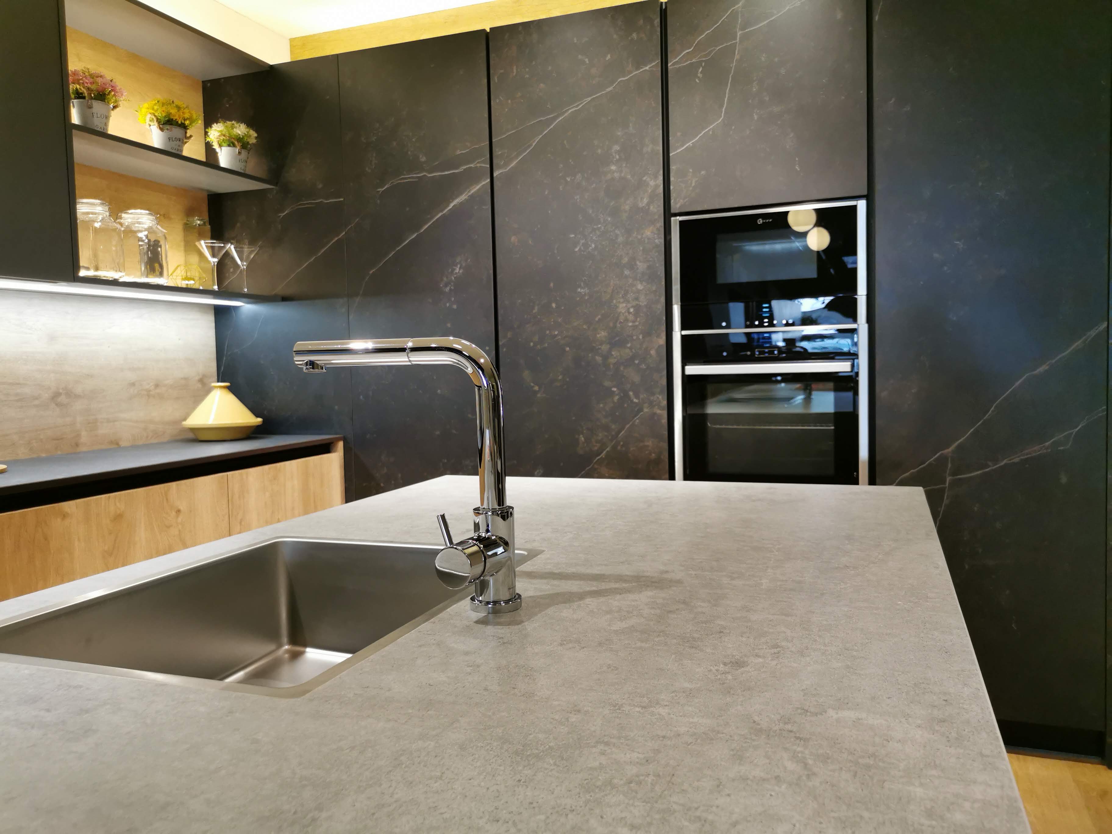 Dekton Kelya
