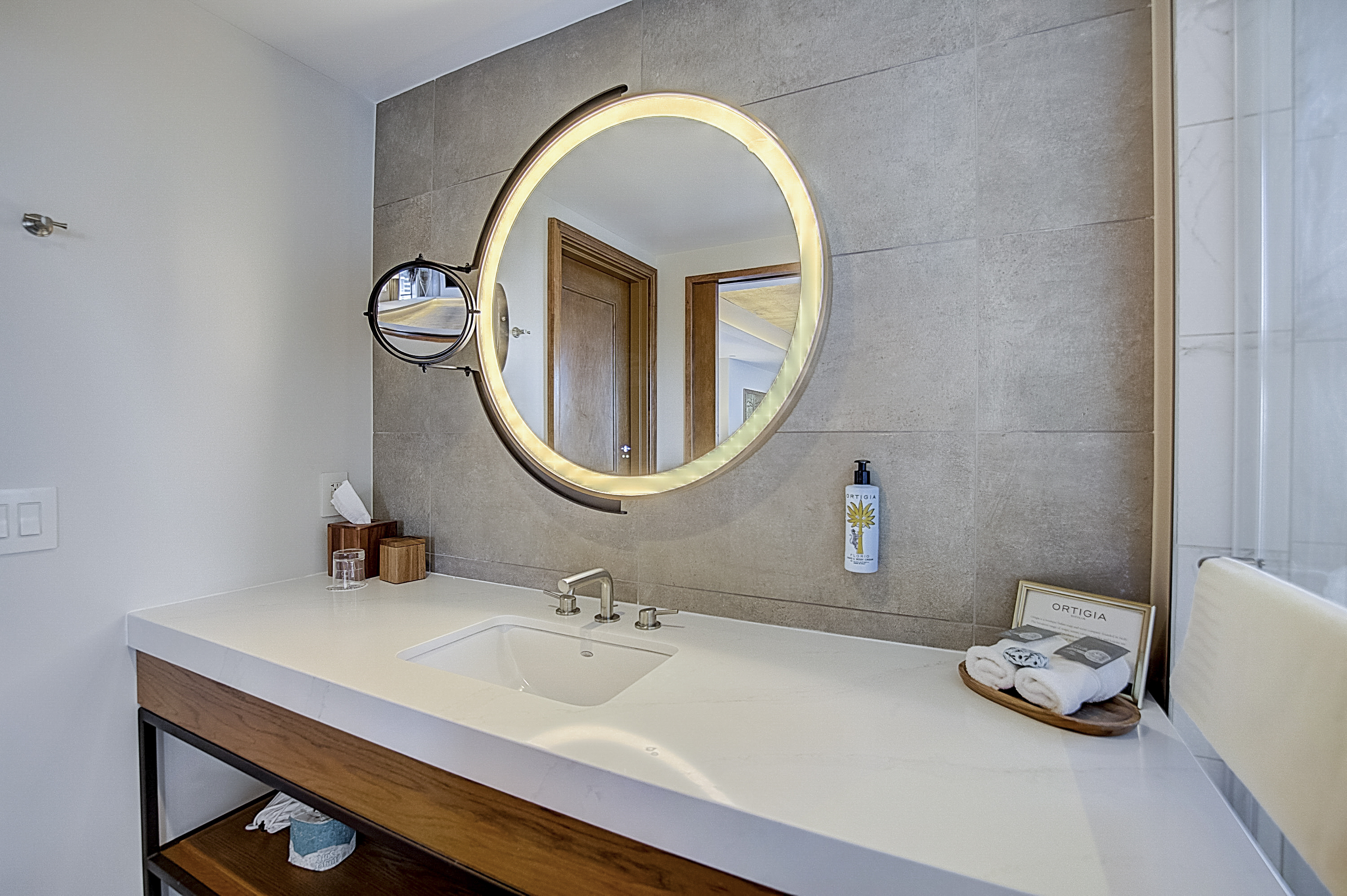 The Ben Autograph Collection