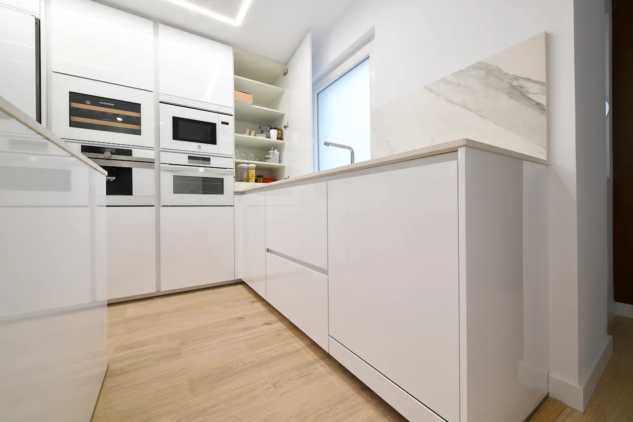 Cocina en blanco Dekton Opera - CJR