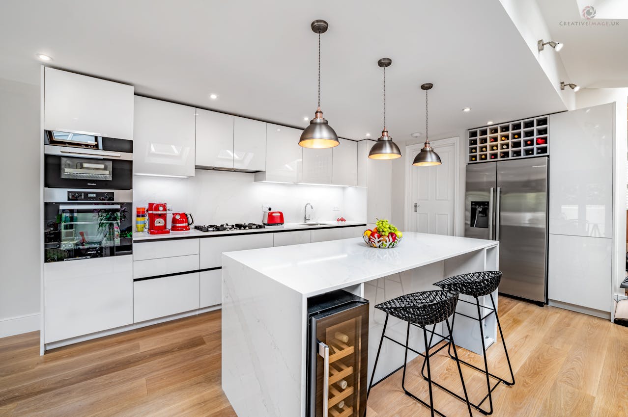 White Gloss modern kitchen
