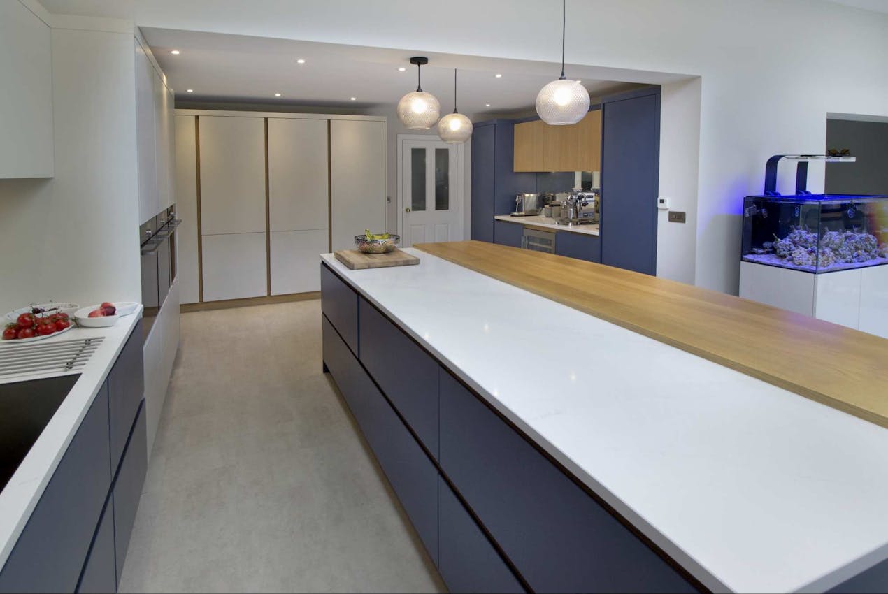 Modern Handle-less Kitchen