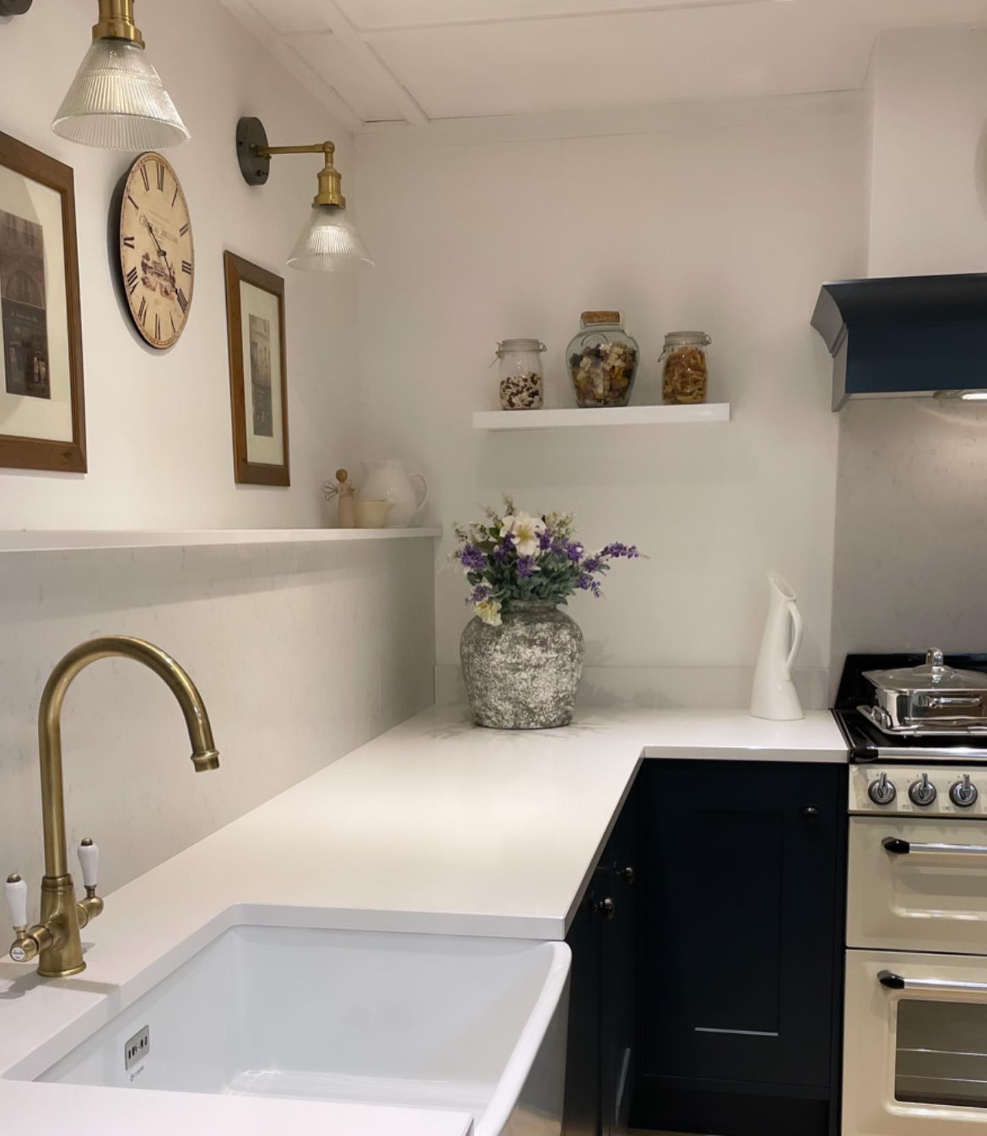 Contrast Kitchen - Silestone Lagoon