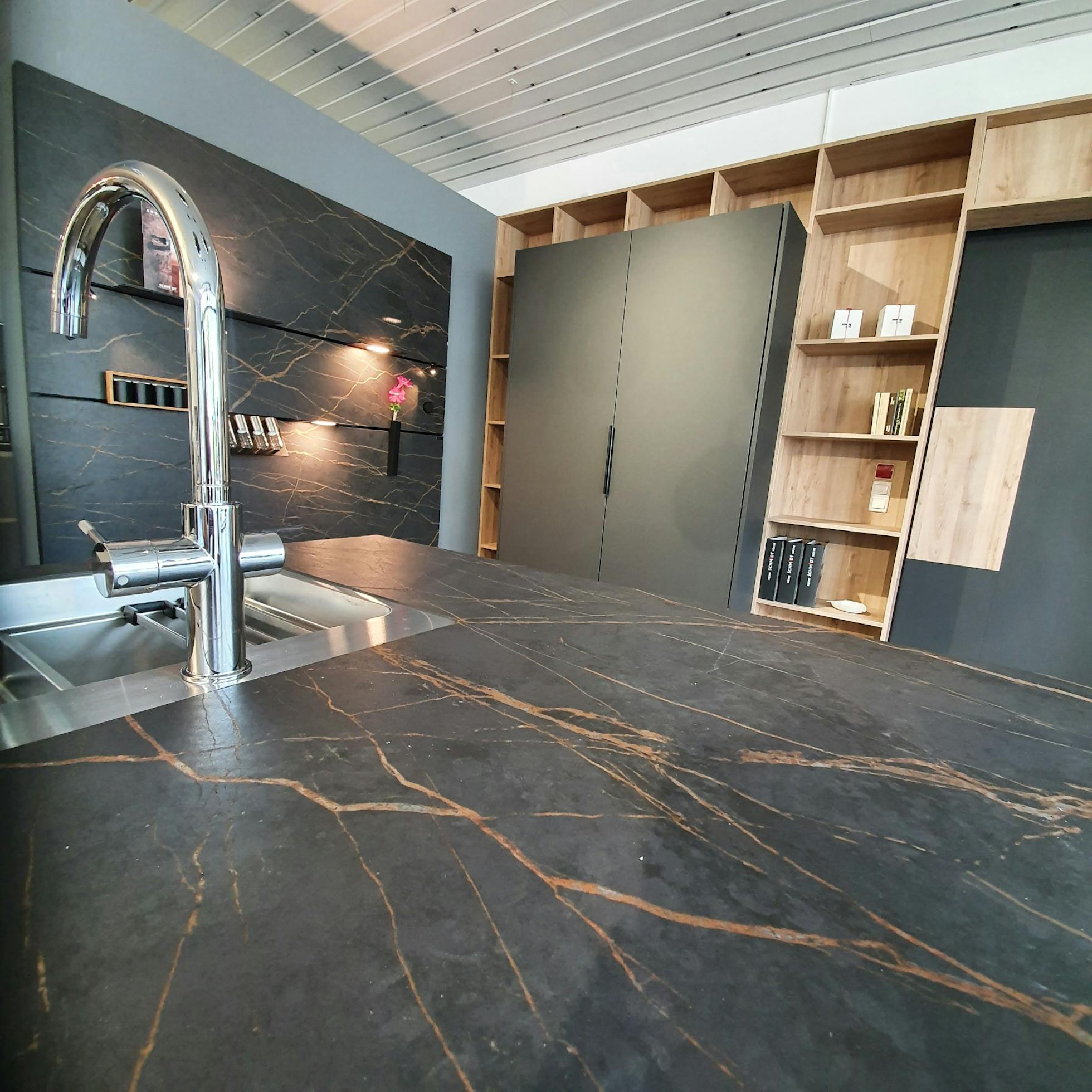 Arbeitsplatte Und Thewall Mit Dekton "laurent" - Cosentino Brazil