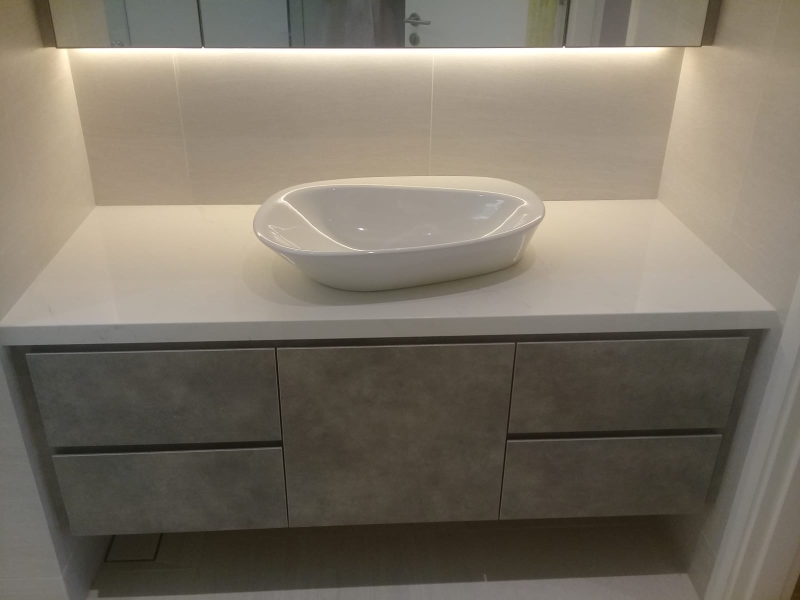 Dekton Bathroom Top