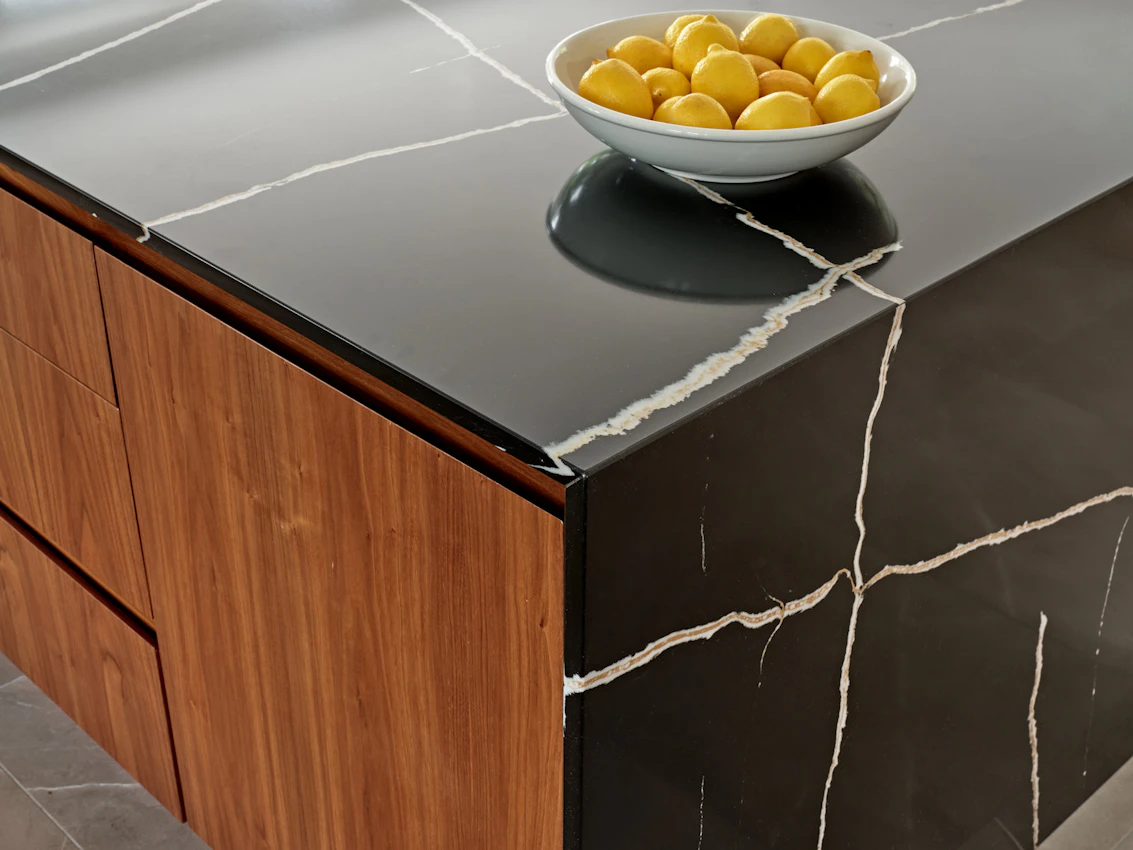Contemporary Handleless Kitchen with a Mid-Century Modern Twist