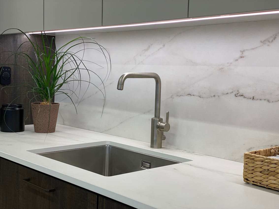 Dekton Rem at Esan Levykaluste in Tampere