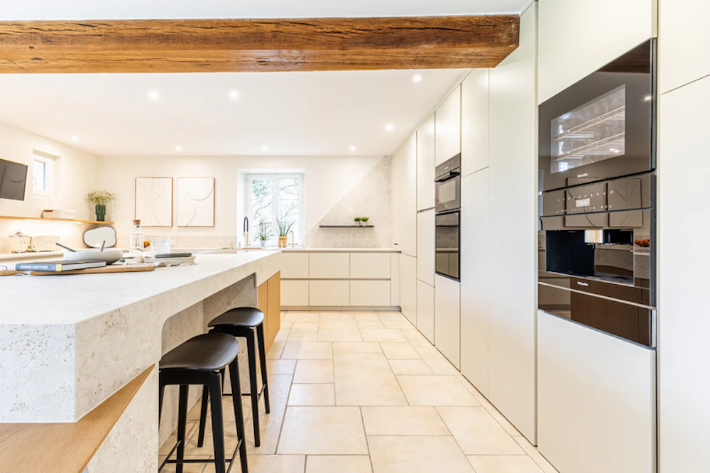 Mariage silestone calacatta gold et dekton domoos
