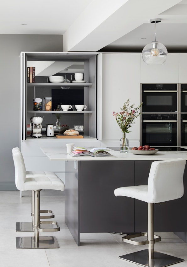 Bovingdon - Contemporary Bespoke Open Plan Kitchen