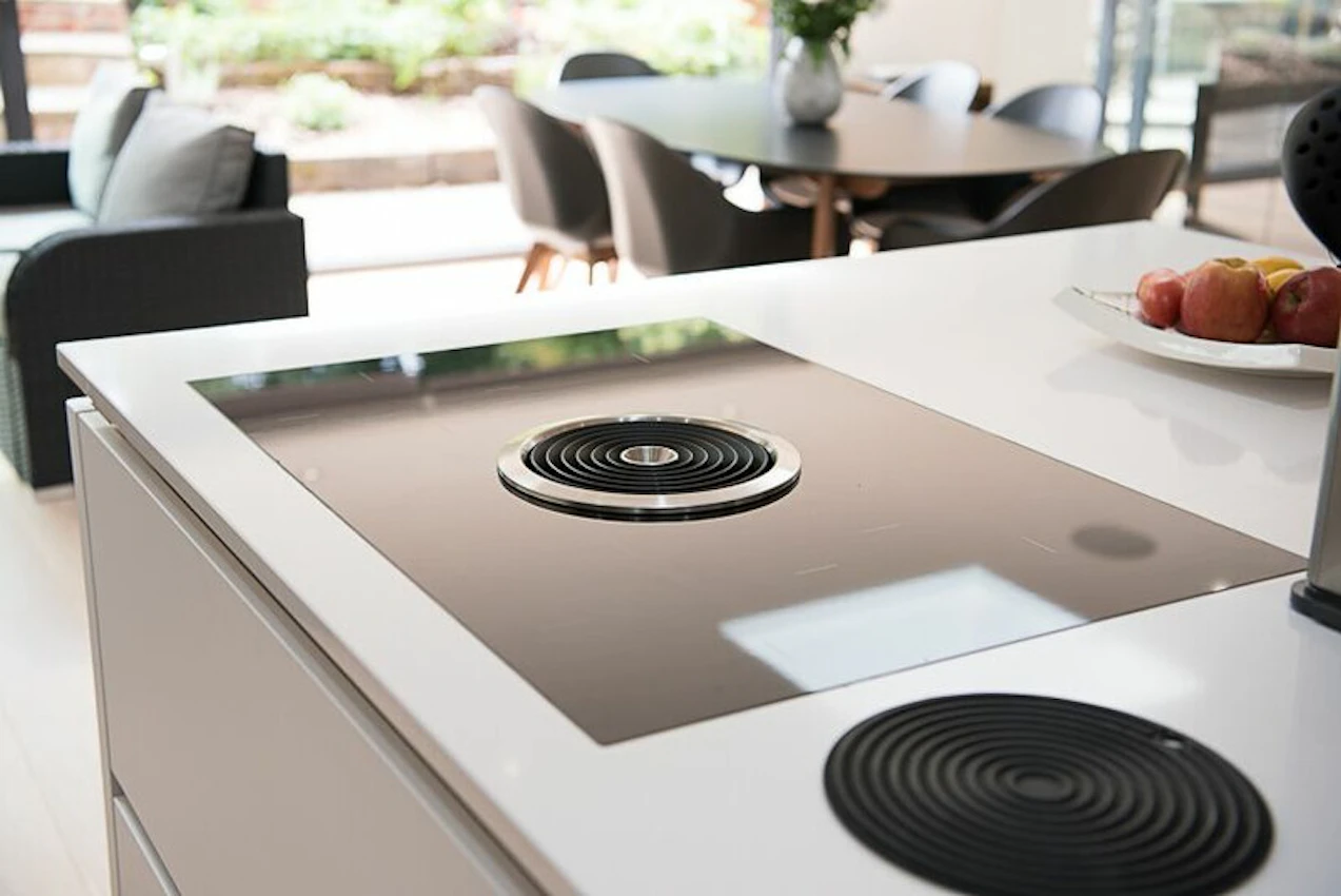 White Storm Silestone Oxted Kitchen