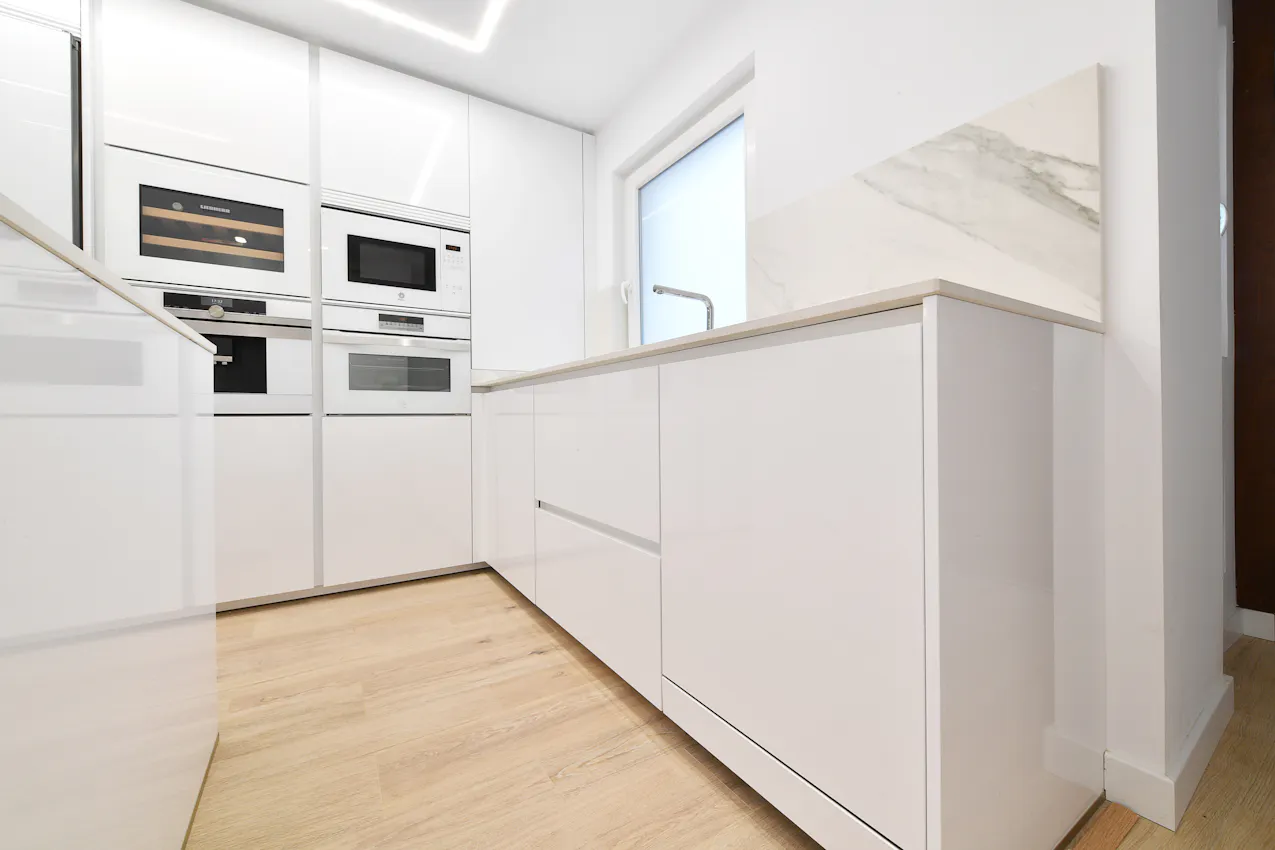 Cocina en blanco Dekton Opera - CJR