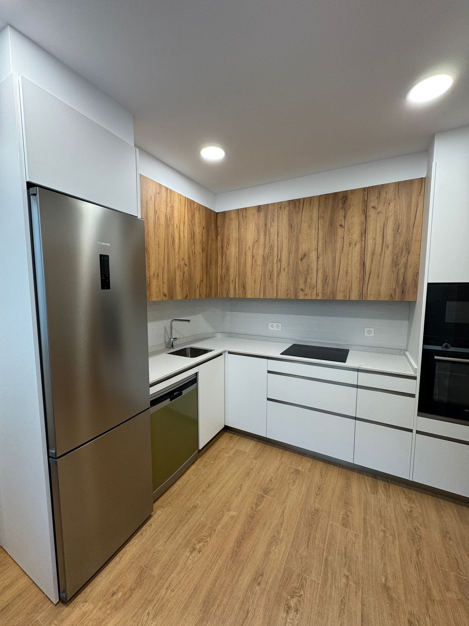 SILESTONE SILVER SIBERIAN FROST