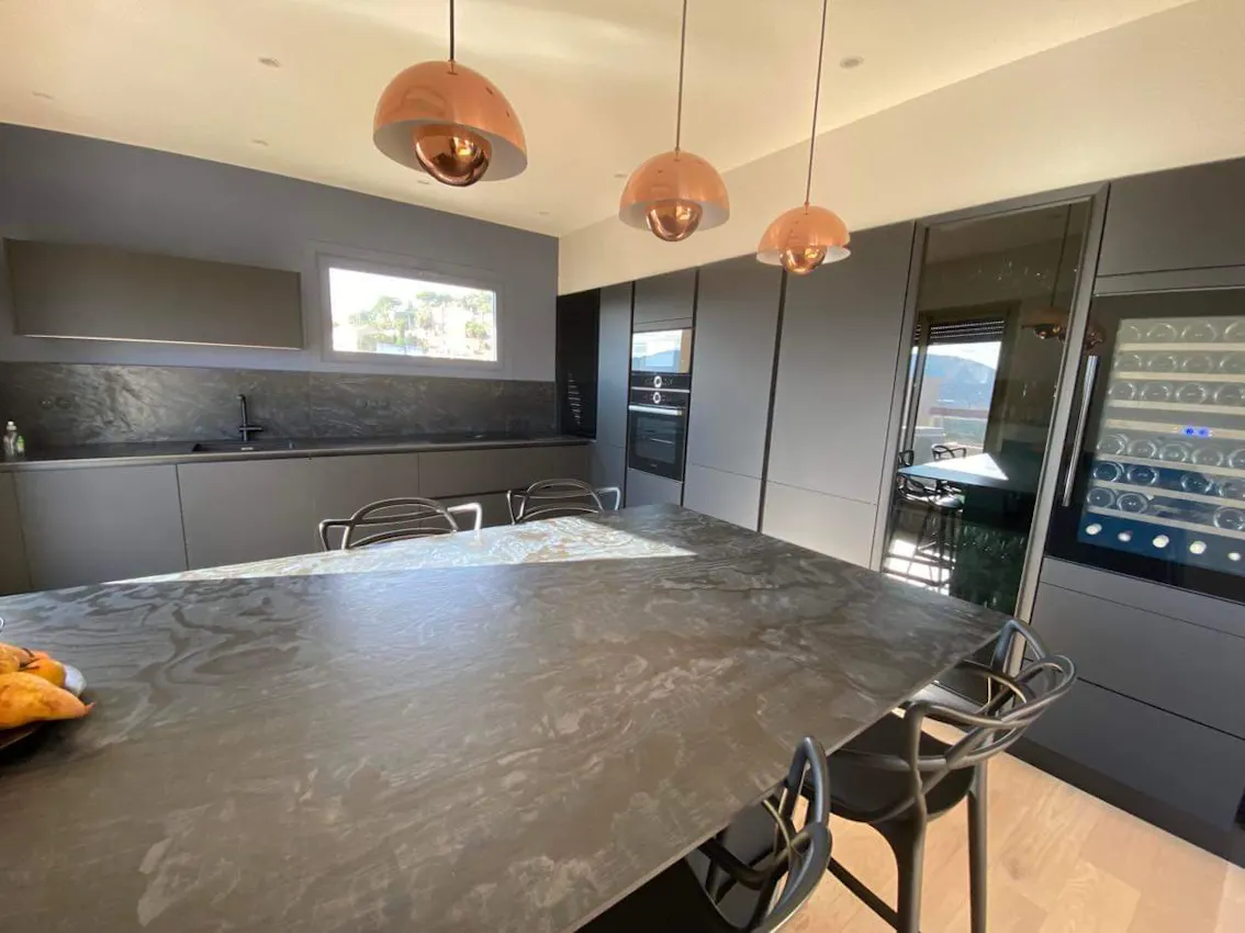 DEKTON LIQUID EMBERS