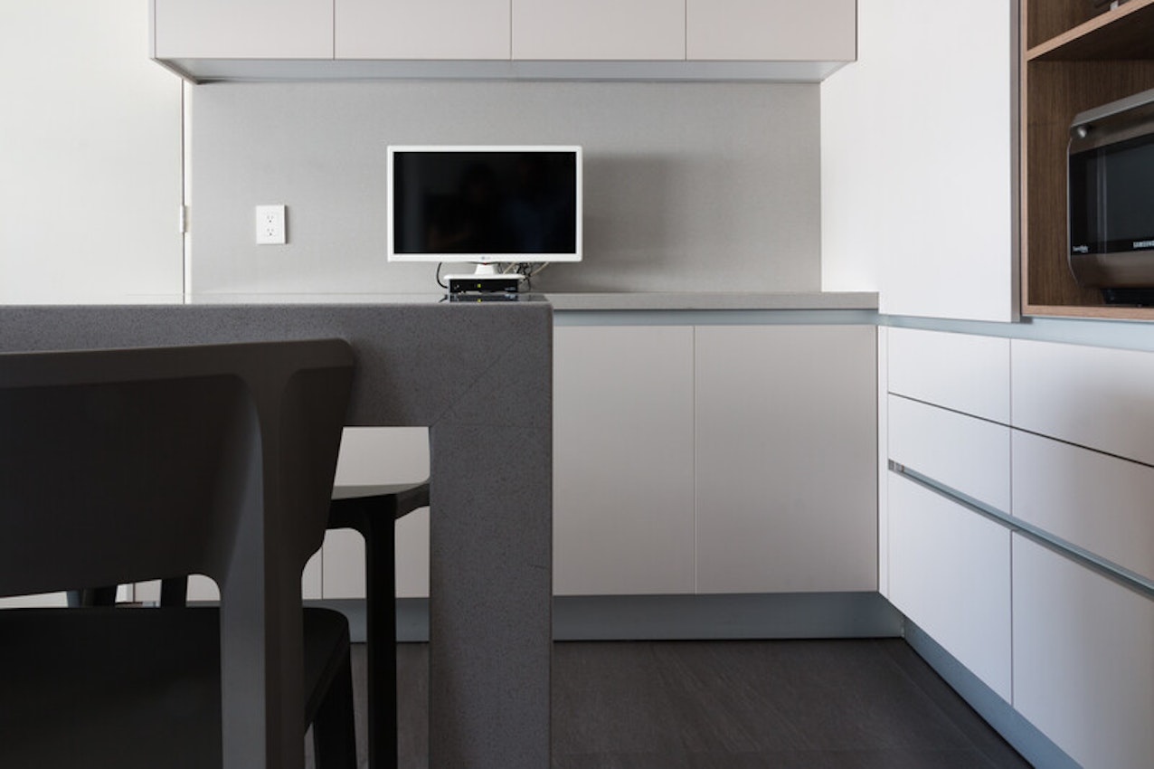 Neutral grey kitchen by Vitelier