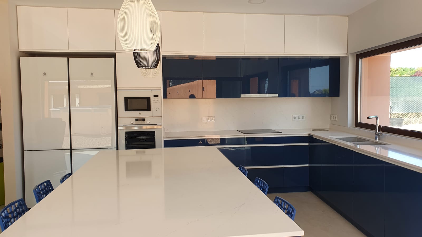 Cocina en azul y blanco