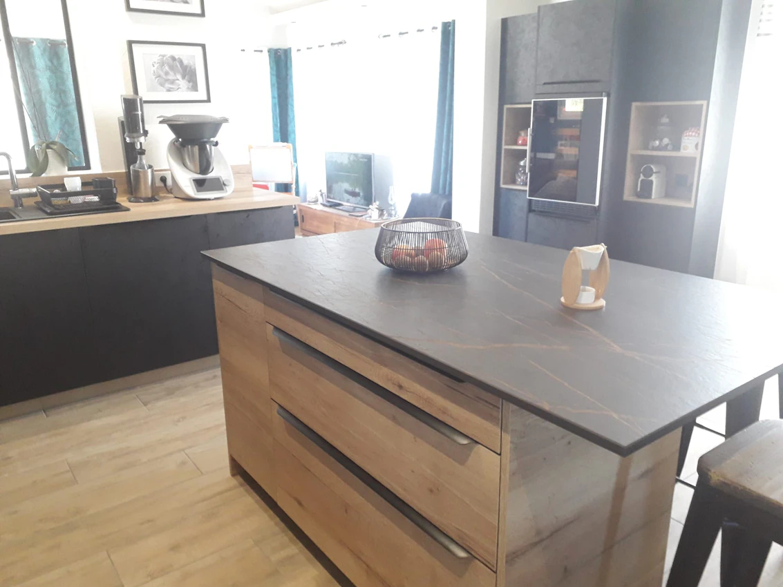Dekton and Cuisine Chalou