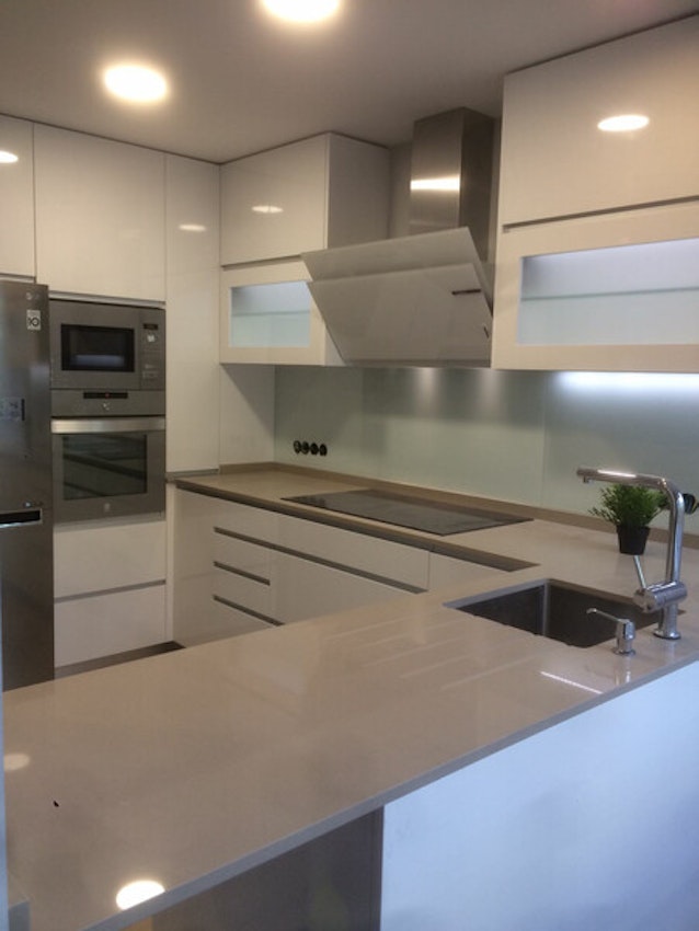 COCINA BLANCO AR+ CON UÑERO METALICO