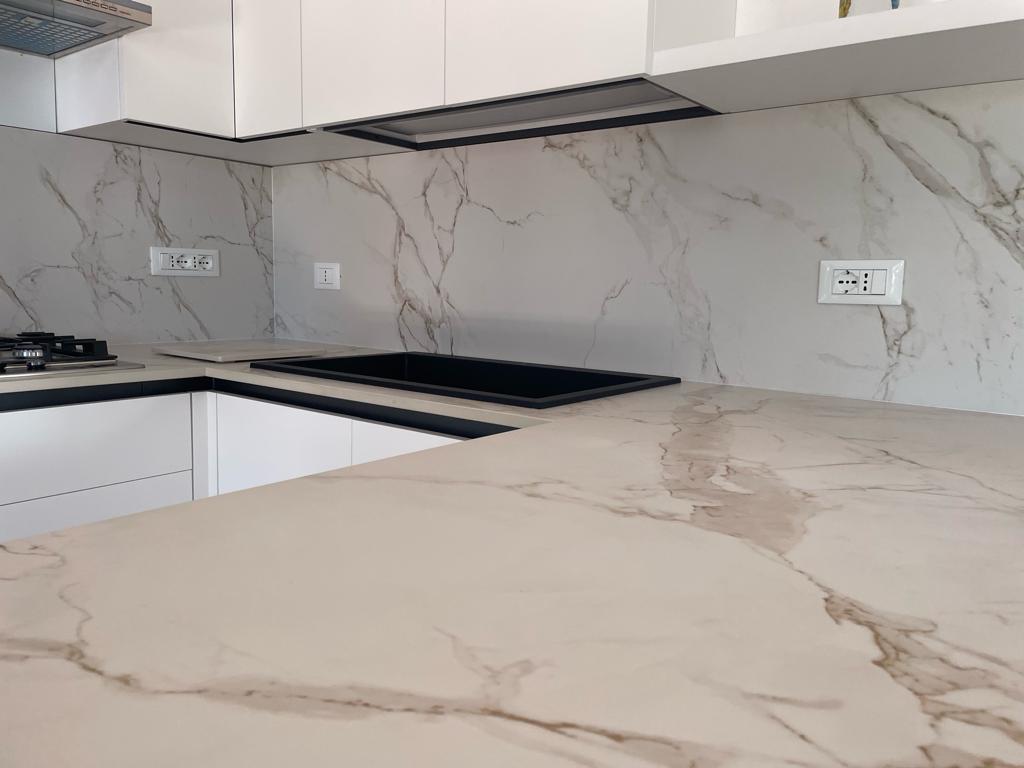 Kitchen Total White & Entzo