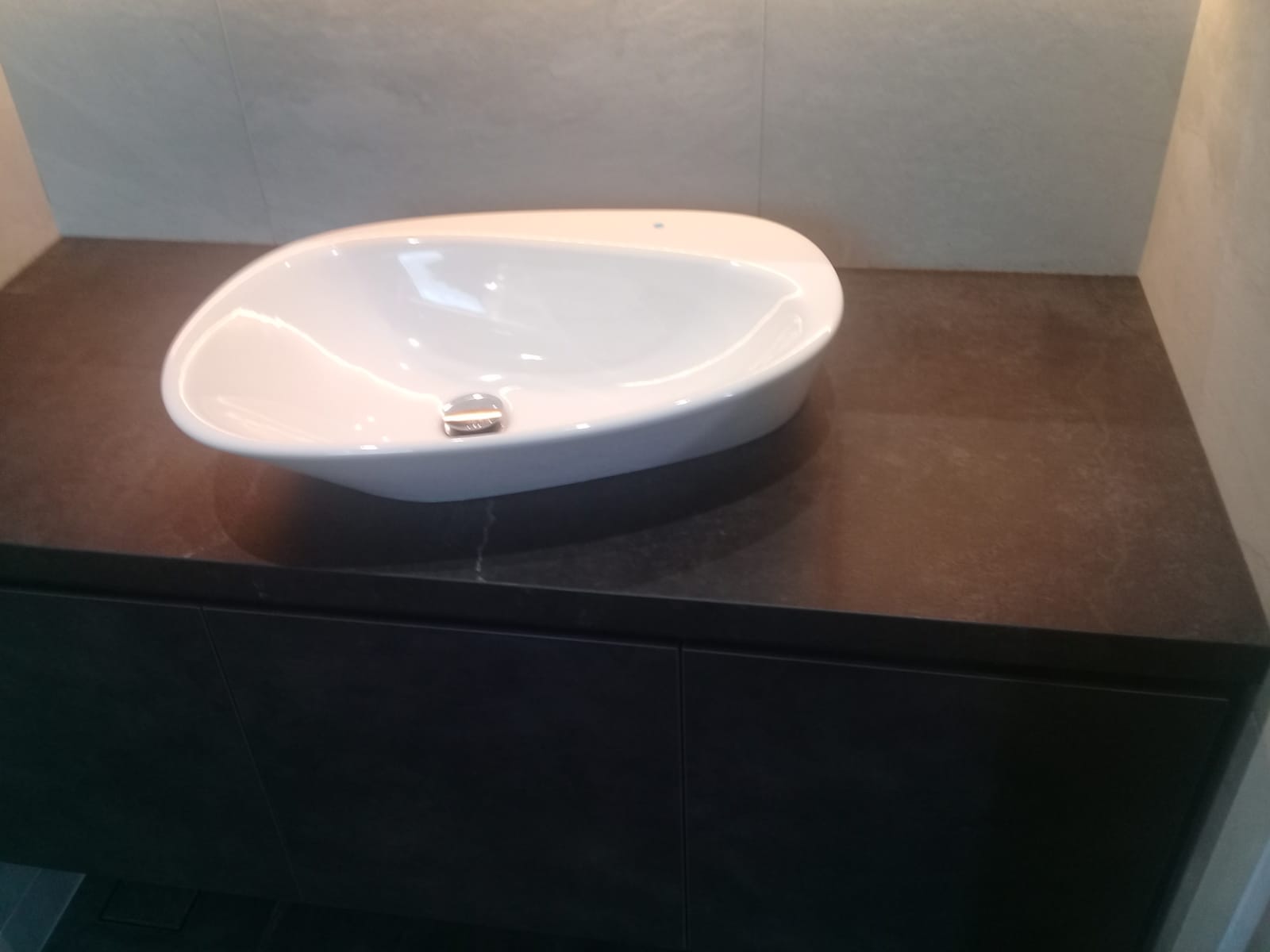 Dekton Bathroom Top