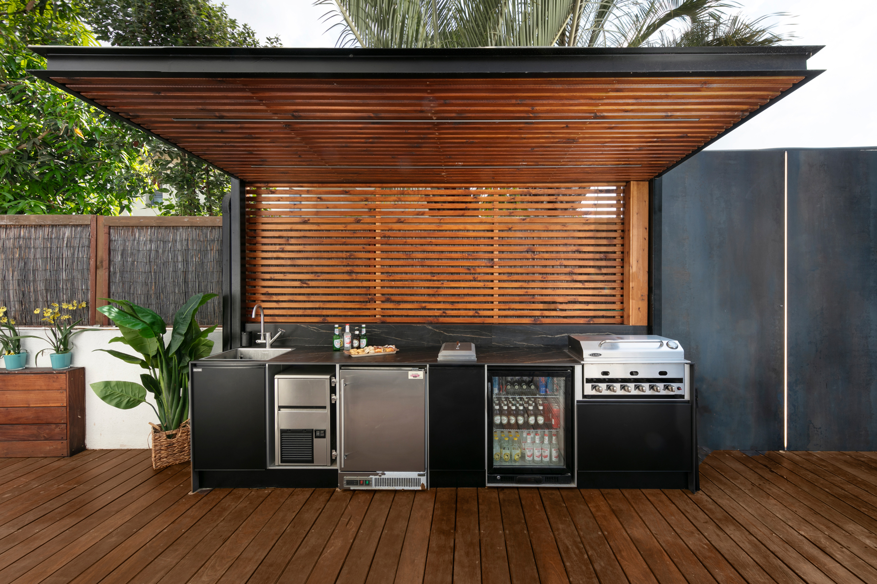 Dekton Khalo Island and Laurent Outdoor Countertop