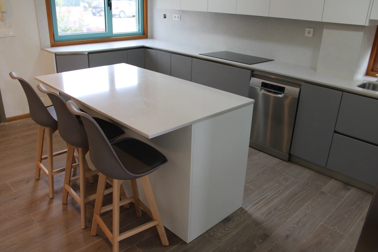 Cocina abierta con isla