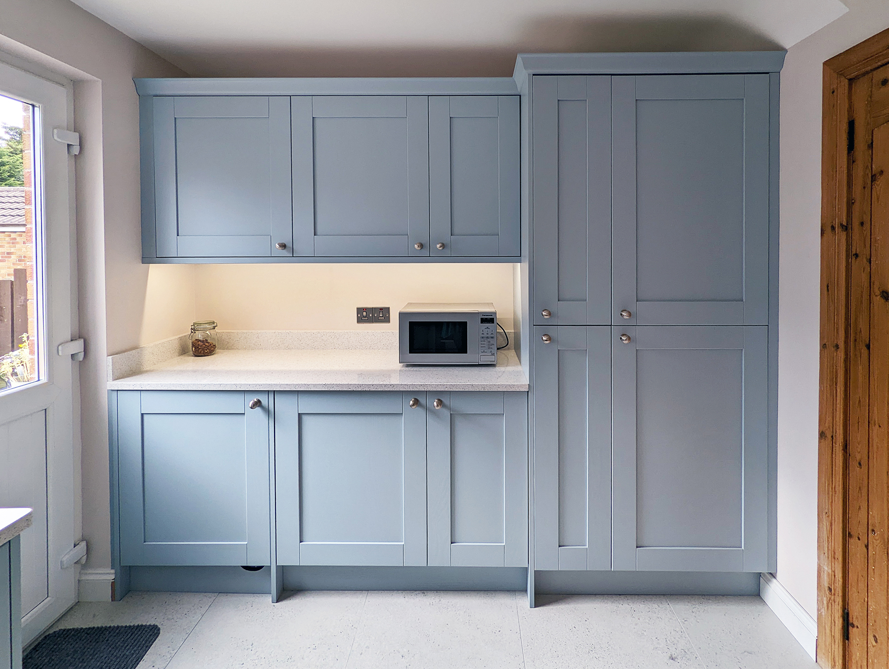 Stellar Blanco & Pantry Blue