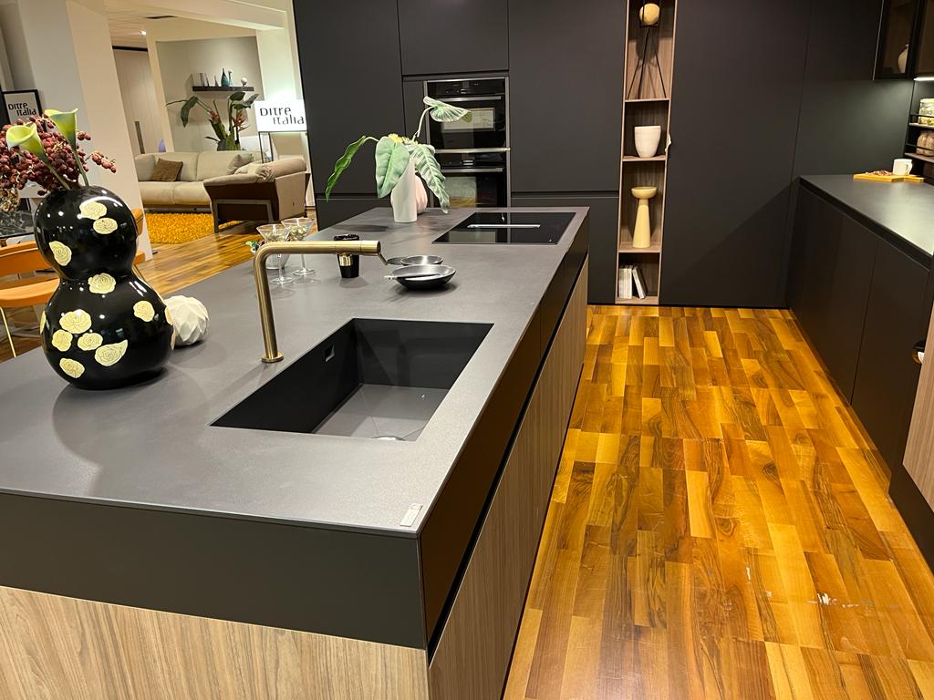 AK PROJECT CON DOMOOS DEKTON